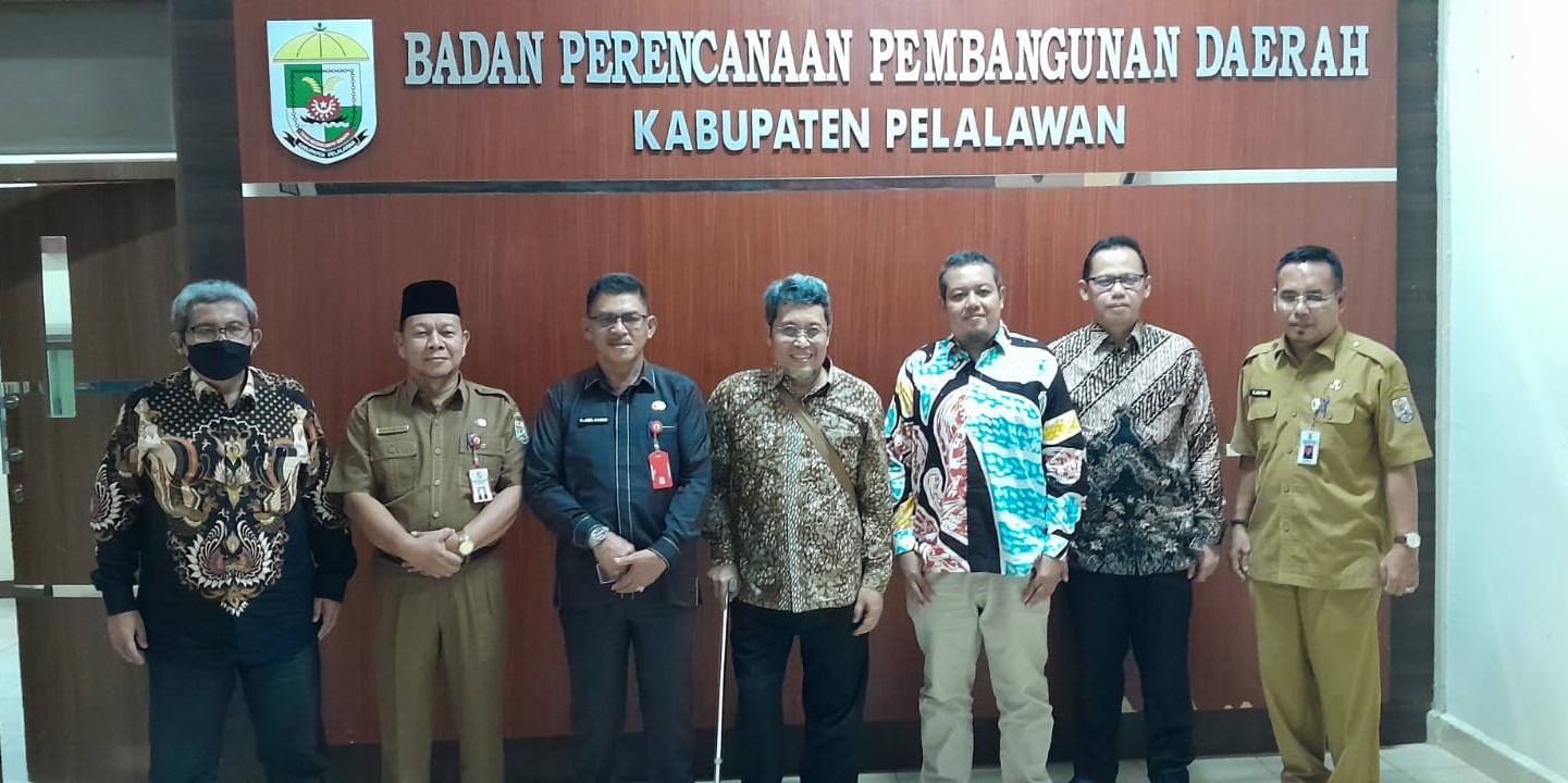 Peringkat 1 Terbaik Pemkab Pelalawan Dapat Penghargaan Pembangunan Daerah 2024 Tingkat Provinsi ...