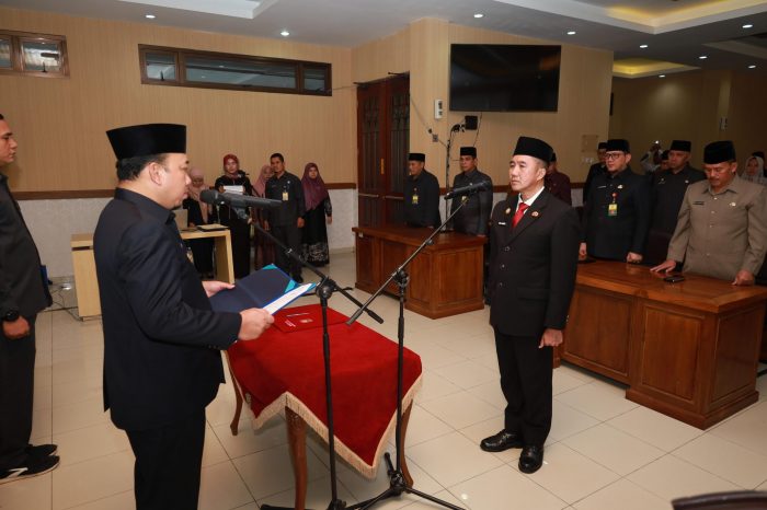Fauzi Asni Resmi Dilantik sebagai Penjabat Sekda Siak oleh Wakil Bupati ...